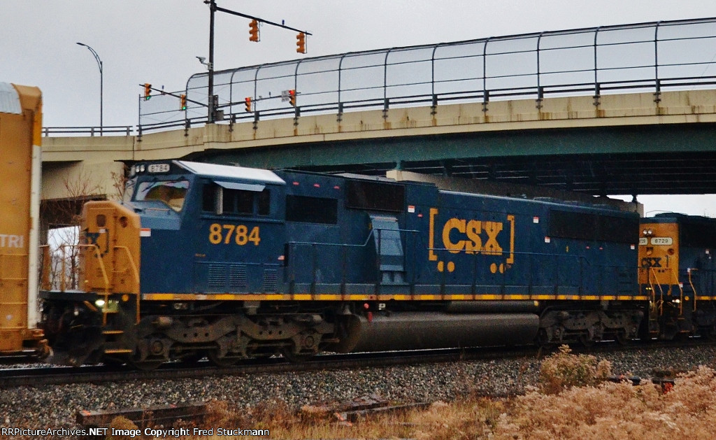 CSX 8784 in the rain.